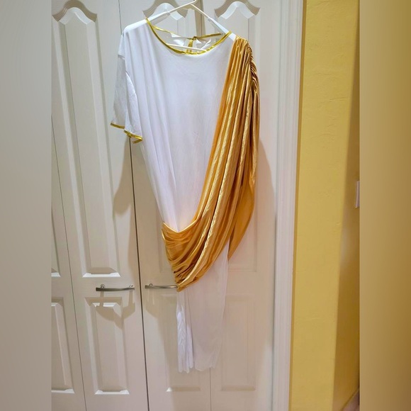 costume | Other | Mens Caesar Greek Roman Style Costume With Gold Sash ...